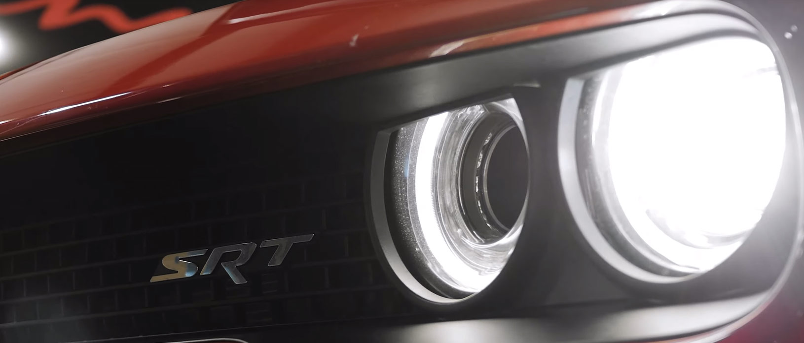Watch This Dodge Challenger SRT ® Hellcat Get Boosted to 1,000-HP ...