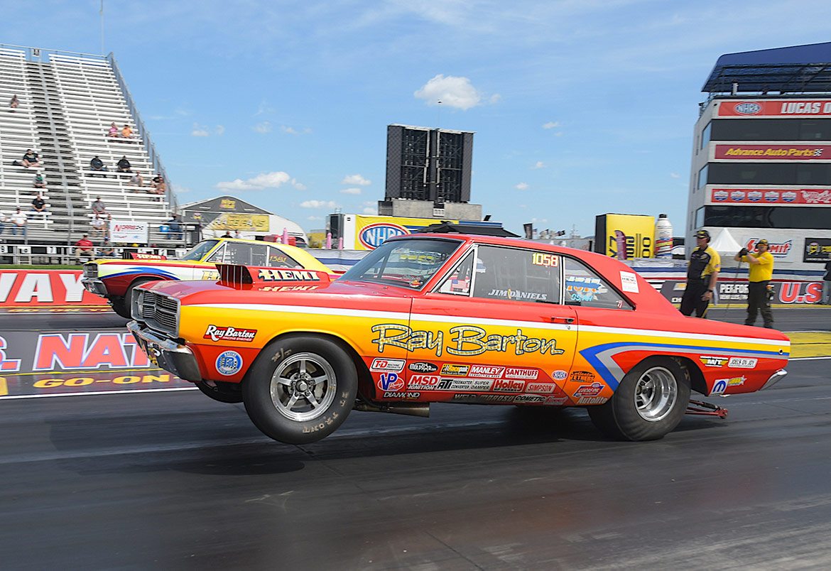 Special Handling – The 426 HEMI ® Drag Package Cars | DodgeGarage