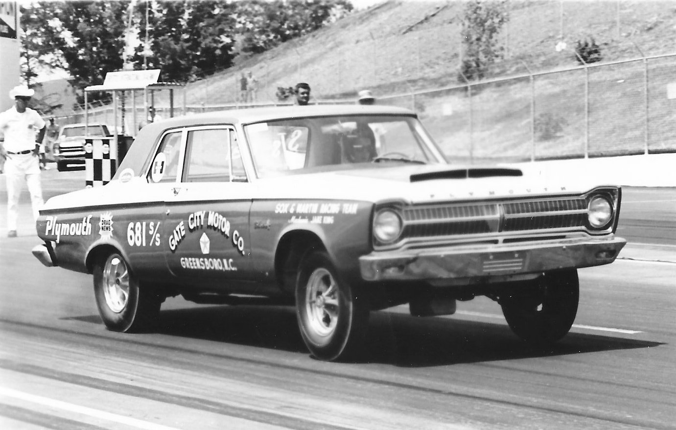 Special Handling – The 426 HEMI ® Drag Package Cars | DodgeGarage