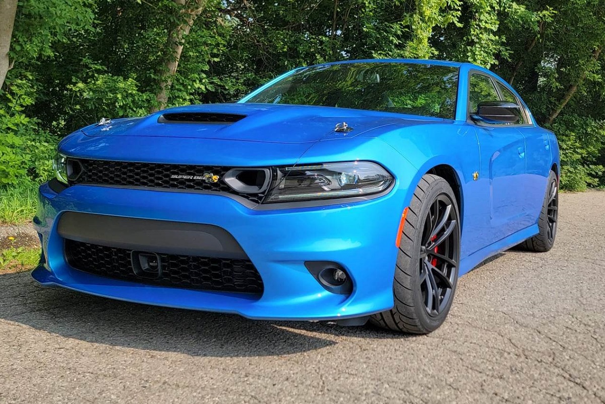 2023 Dodge Charger Super Bee: Daily Driving the Drag Strip Sedan ...
