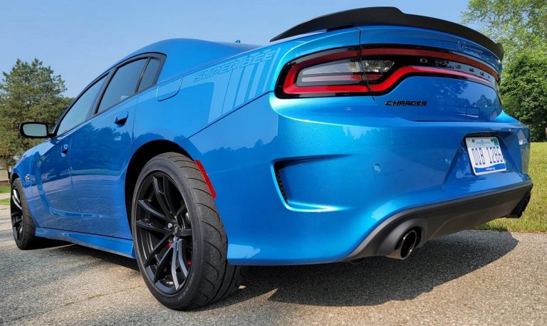 2023 Dodge Charger Super Bee: Daily Driving the Drag Strip Sedan ...