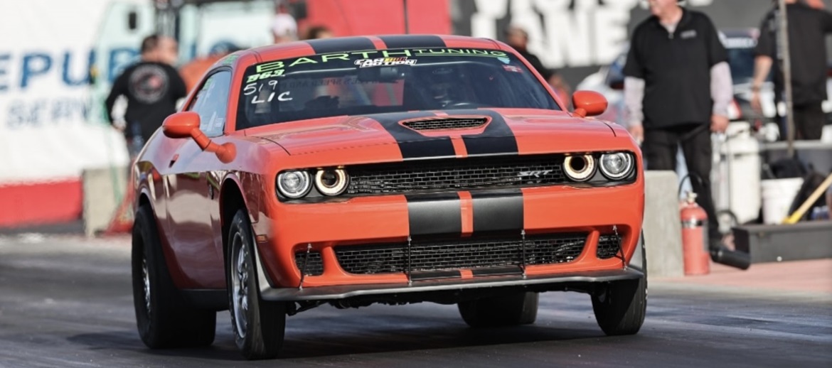 Dodge Challenger SRT ® Hellcat Runs 7s with the Factory Supercharger ...