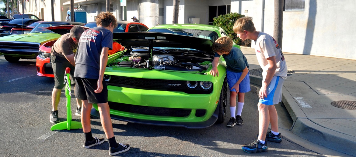 Escondido, California: Mopar® Vehicles Invade the Streets! | DodgeGarage