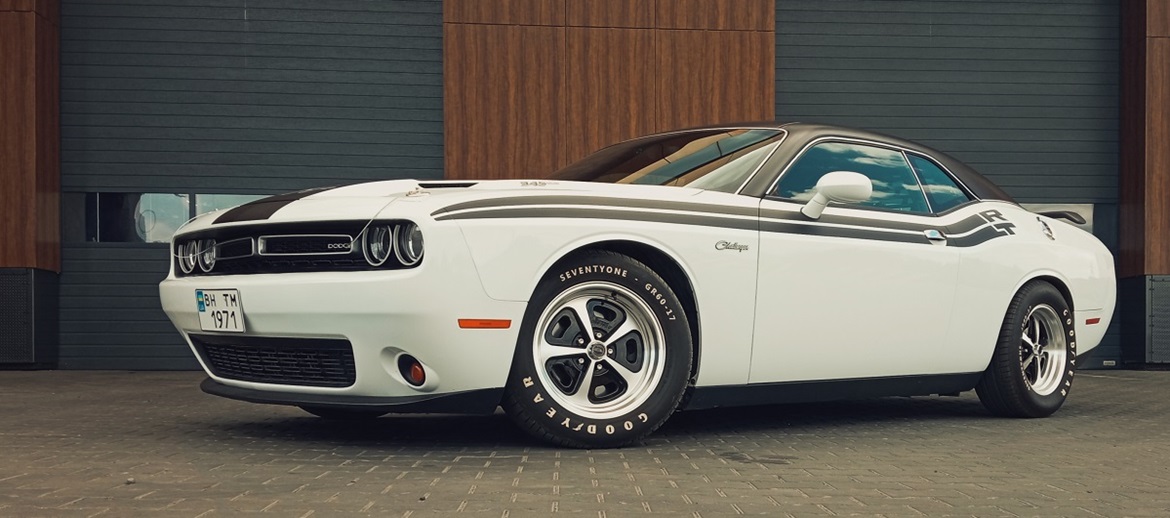 White Challenger Paint Schemes